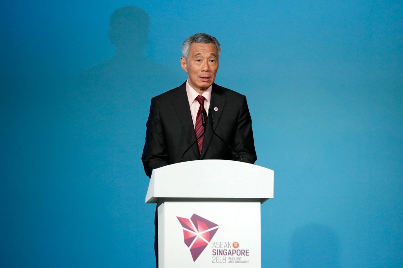 Singapore PM: ASEAN growing closer to China and India