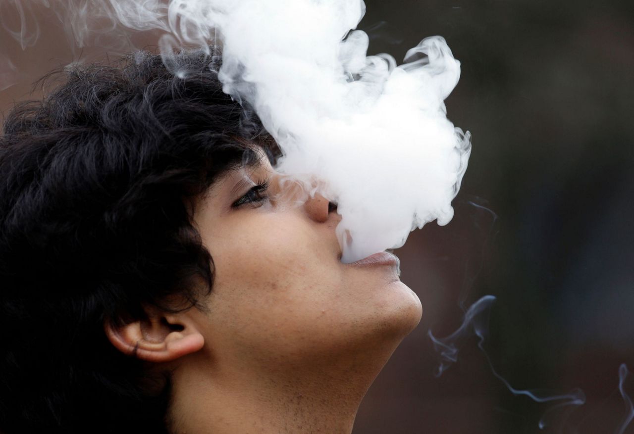 Raising smoking age to 21 passes Washington Legislature