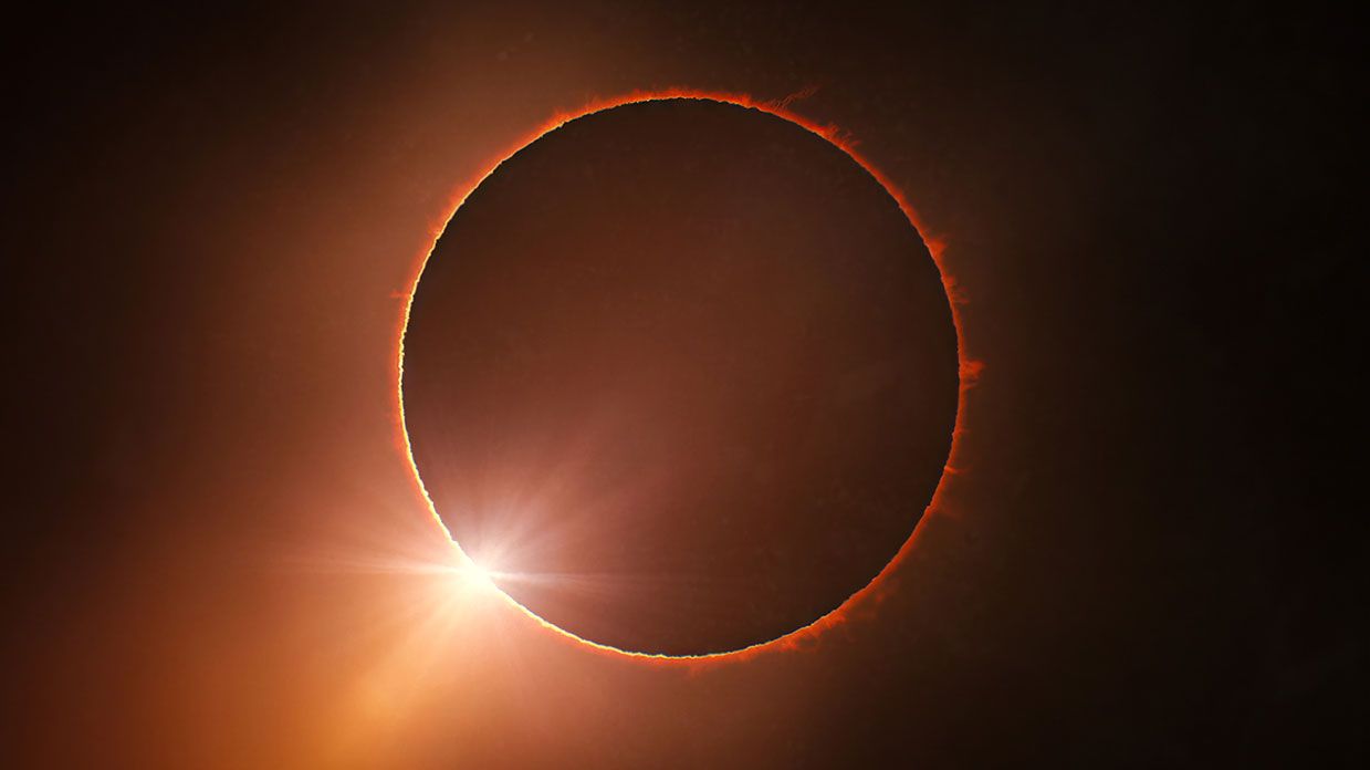 Some tourists to catch total eclipse from an airplane