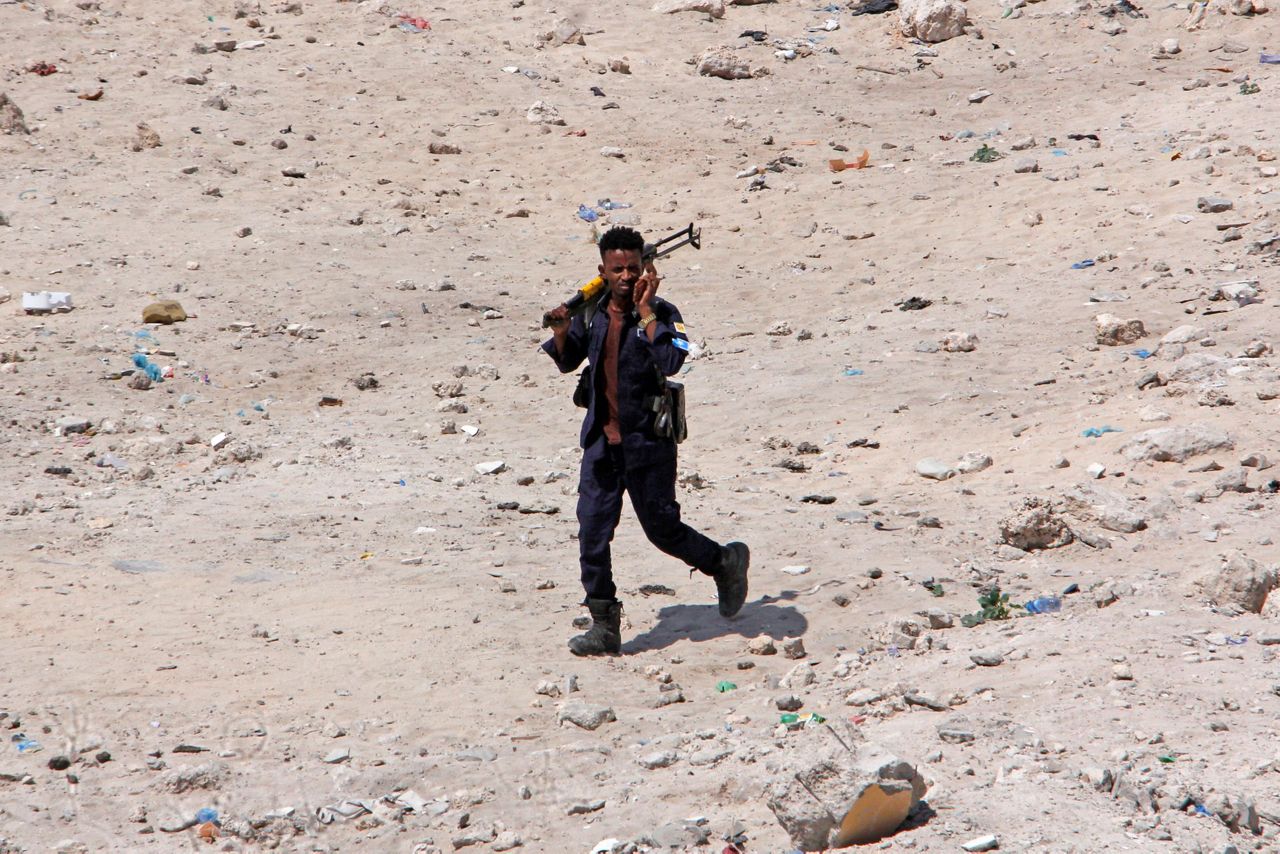 Somali government forces end a 6-hour siege at a major prison, killing ...
