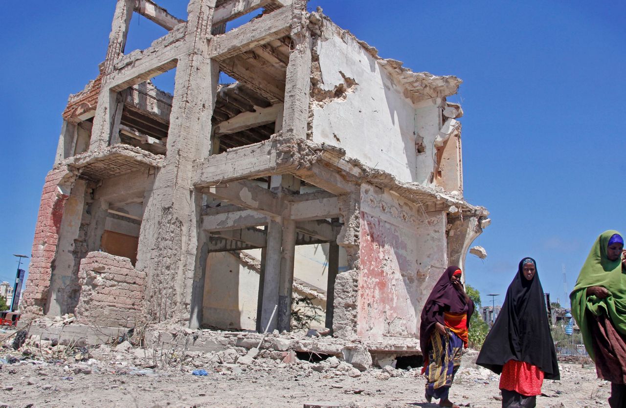 Suicide car bomb kills 6 in Somalia's capital, Mogadishu