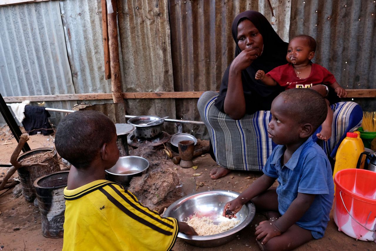 Some in dry Somalia break Ramadan fast with little but water