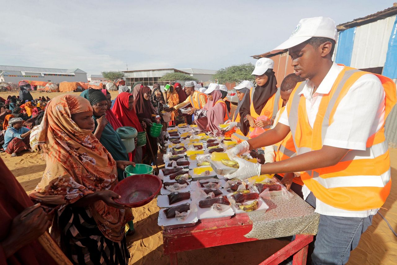Some in dry Somalia break Ramadan fast with little but water