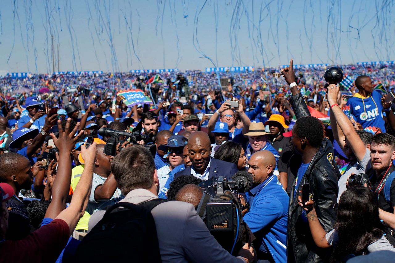 South Africa sweeps into final election campaign weekend