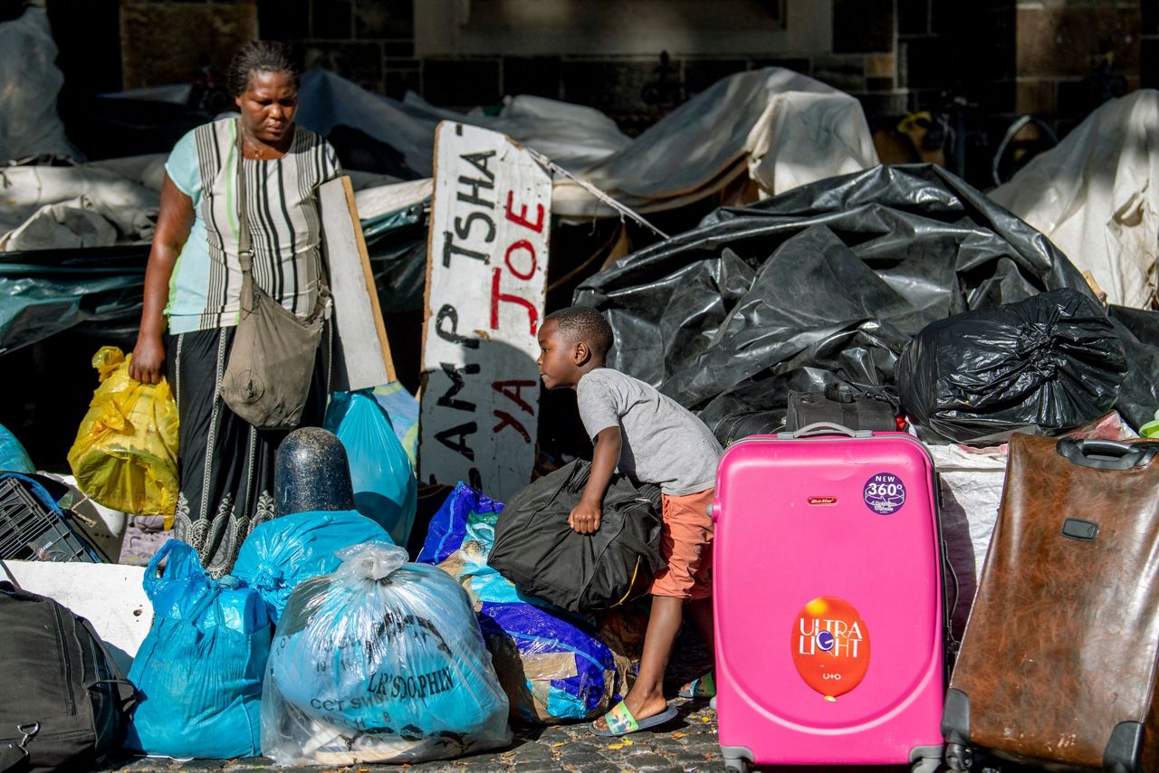 South Africa removes migrants squatting in Cape Town