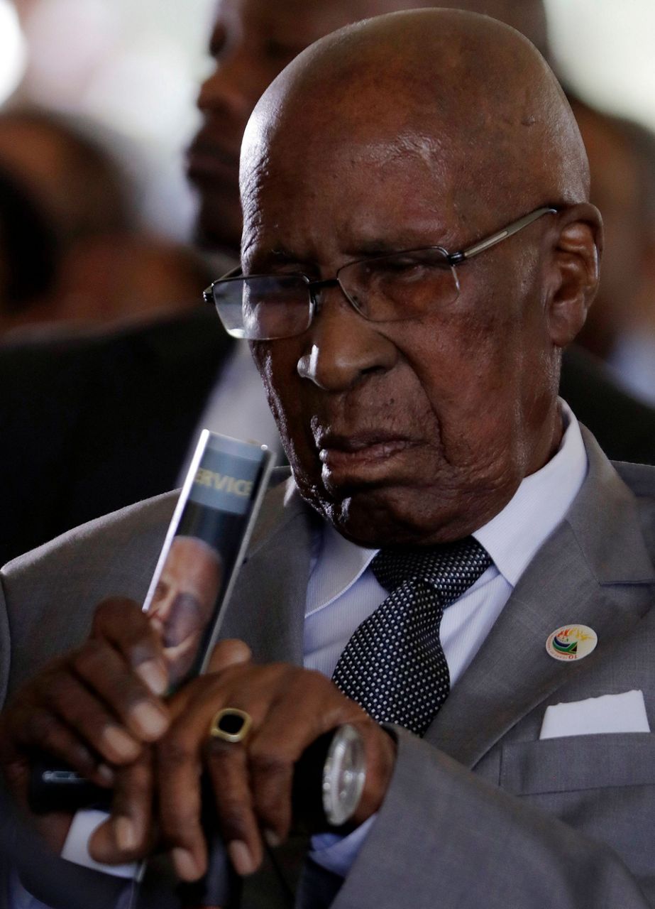 South African anti-apartheid icon Andrew Mlangeni dies at 95