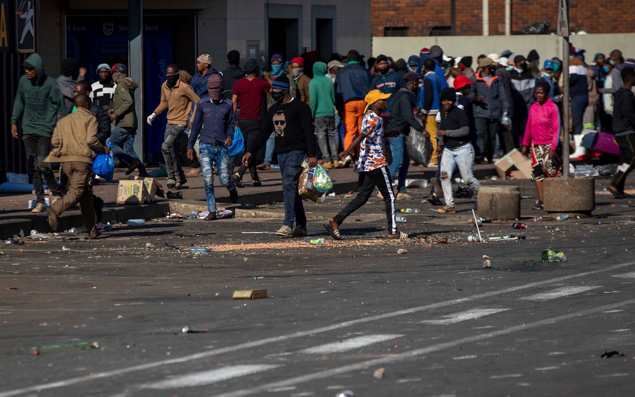 6 dead in South Africa riots over jailing of ex-leader Zuma