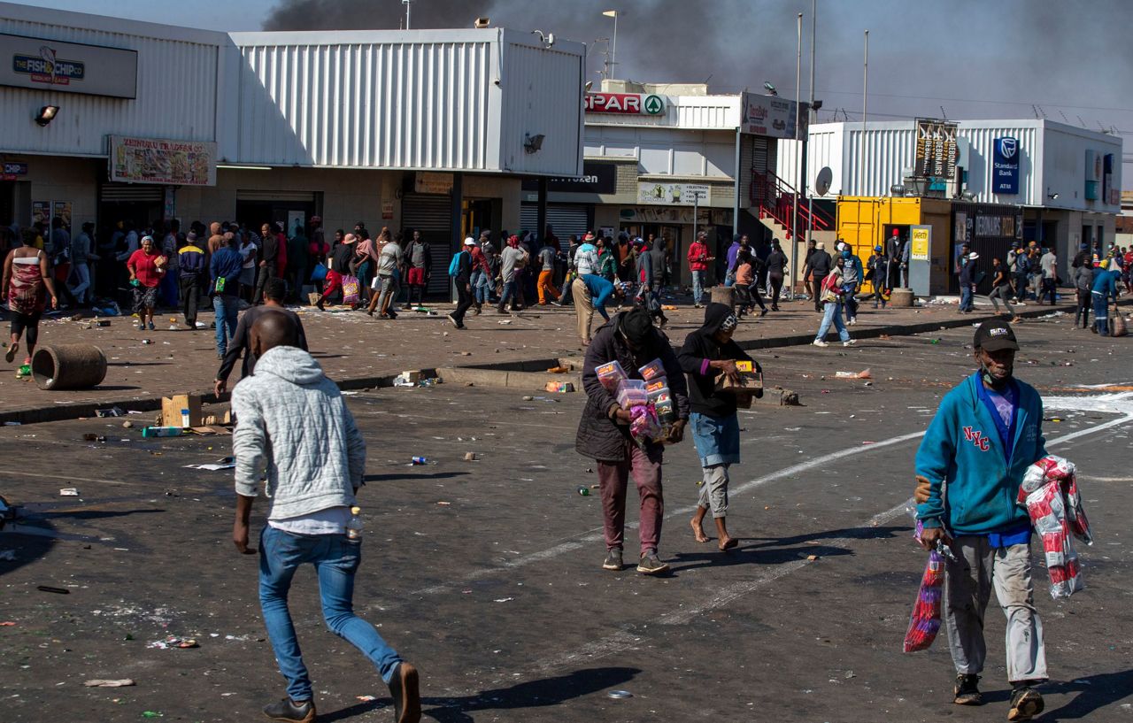 6 dead in South Africa riots over jailing of ex-leader Zuma