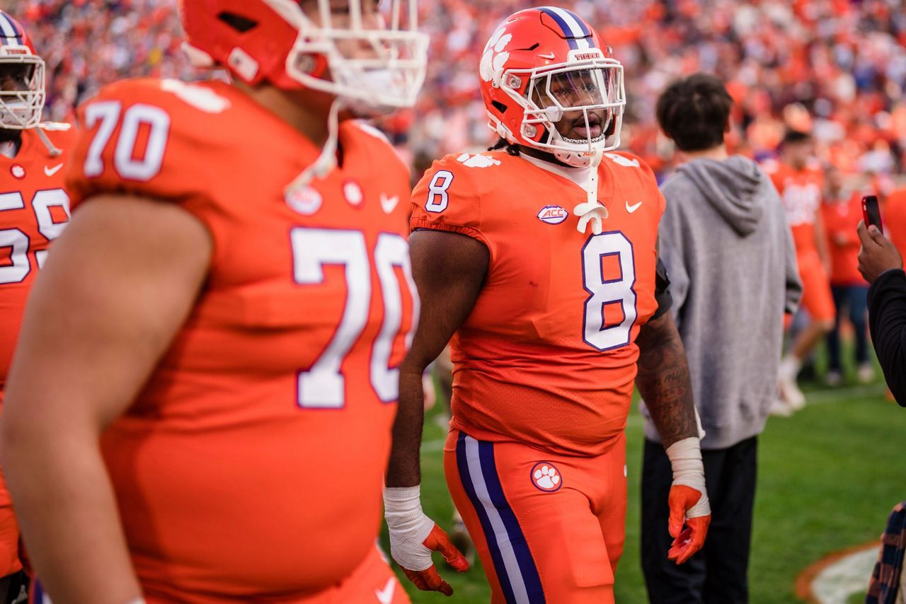 South Carolina beats Clemson for 2nd straight top-10 win