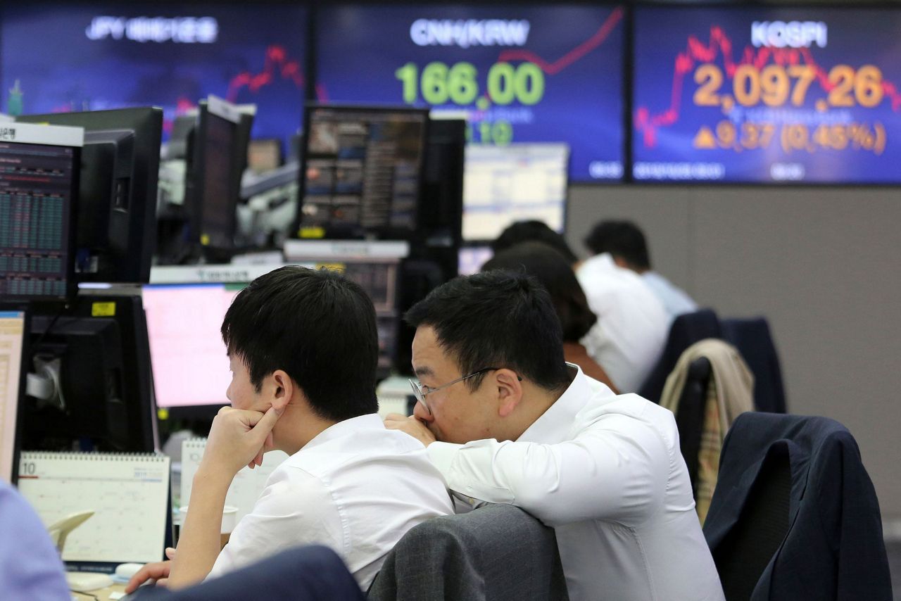 Asian stocks rise as China-US trade, Brexit fears recede
