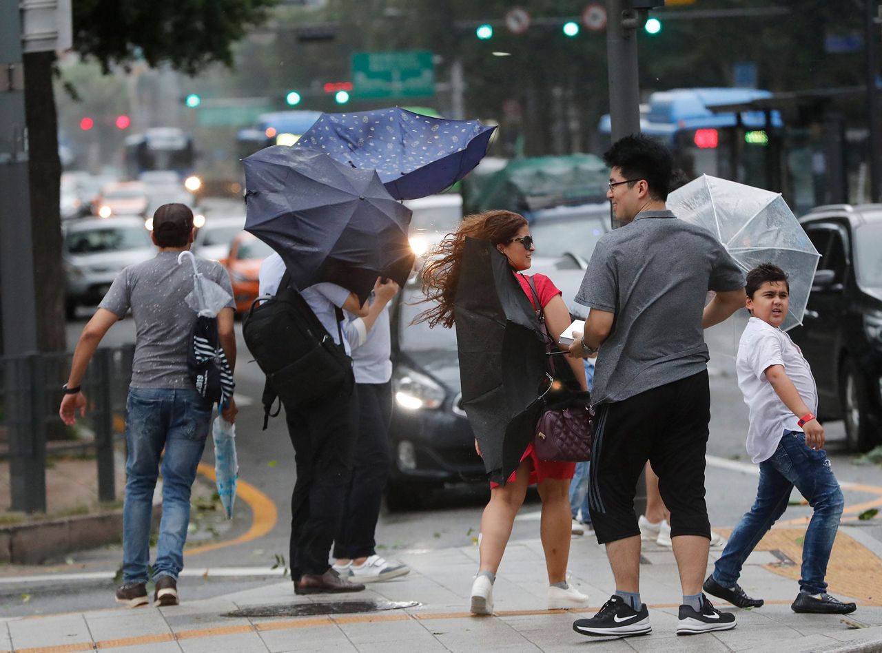 Typhoon leaves thousands of South Korean homes powerless
