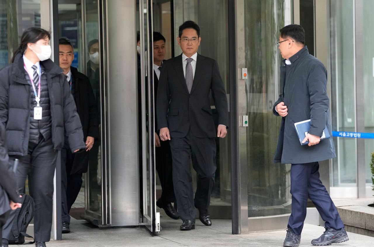 Samsung chief Lee Jae-yong is acquitted of financial crimes by South ...