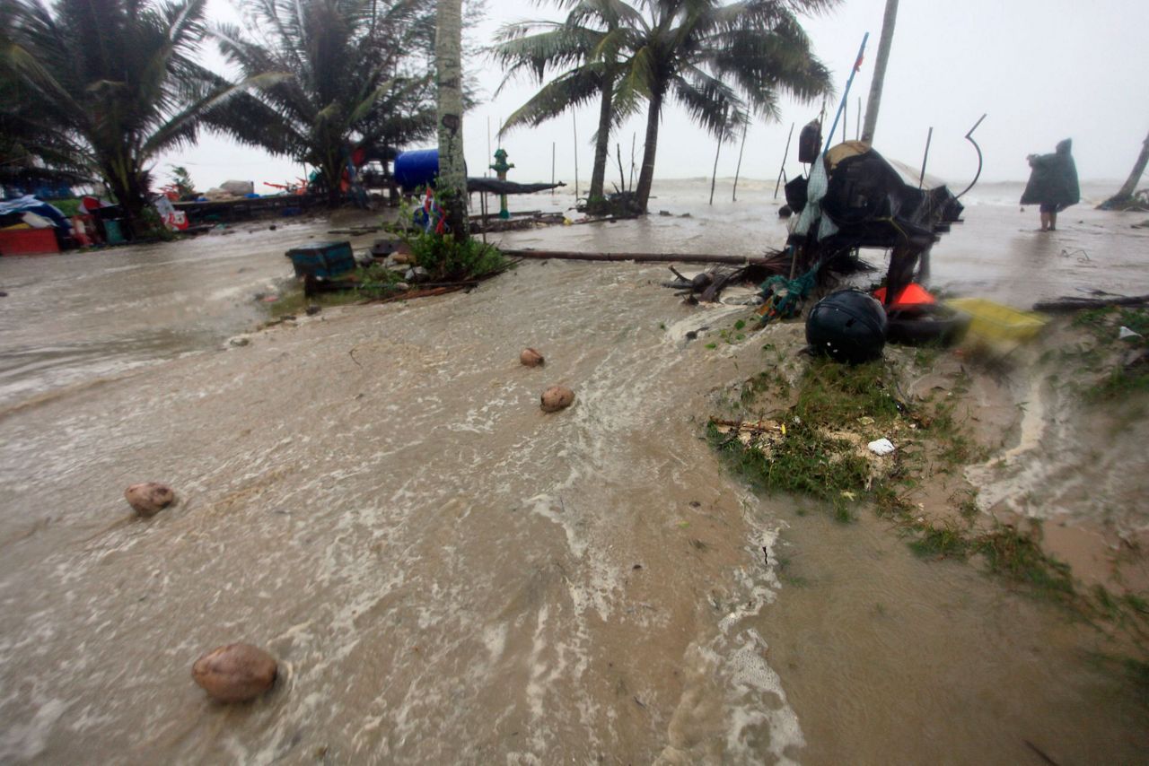 Tropical storm's rain, surging seas strike southern Thailand