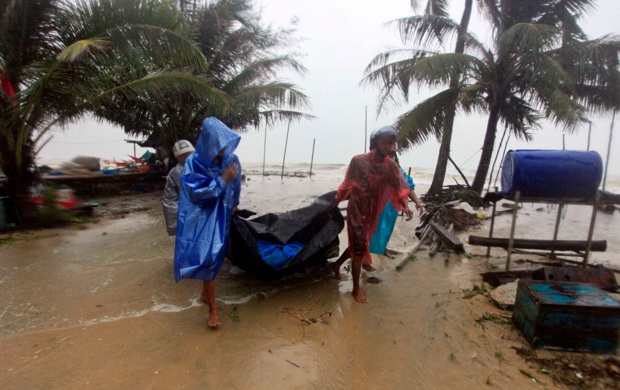 Tropical storm's rain, surging seas strike southern Thailand