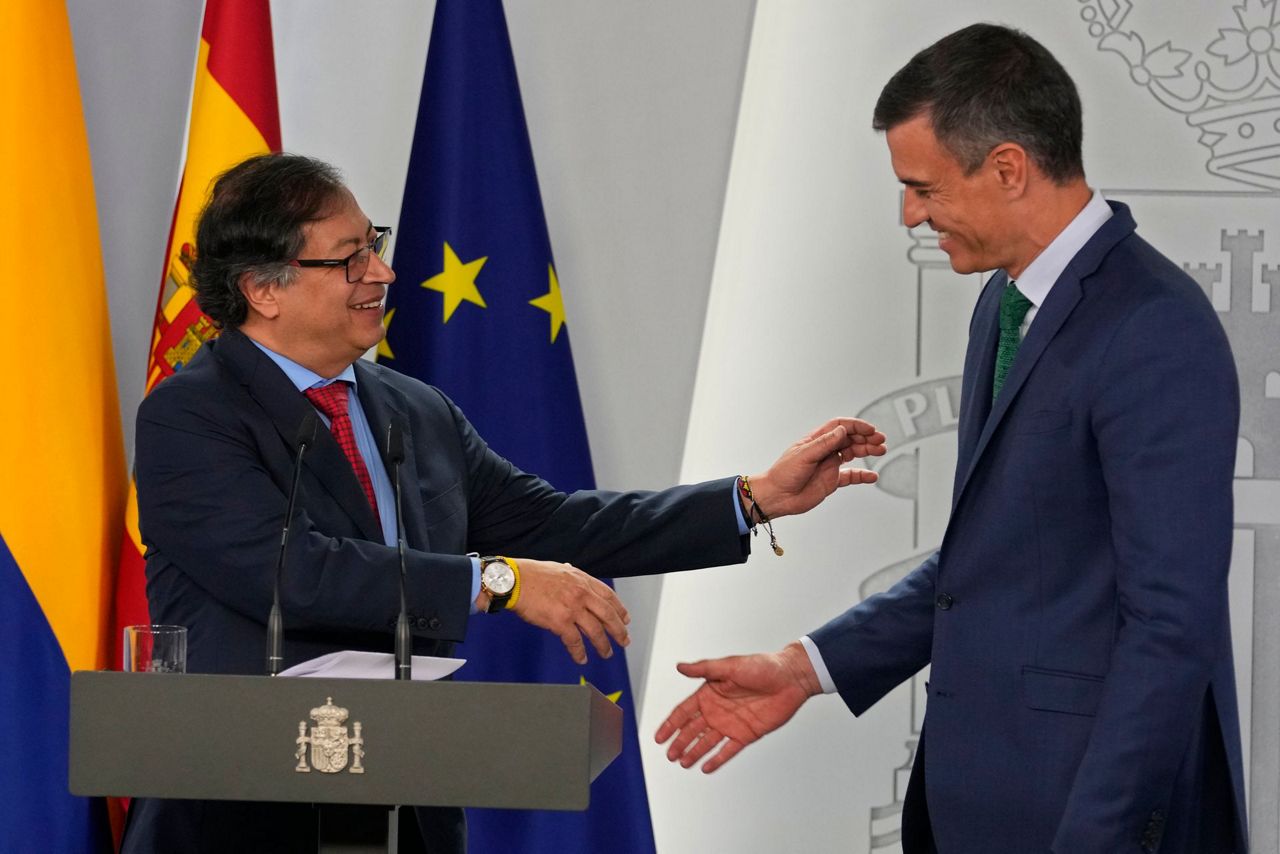 Spain expresses backing for Colombia peace plan