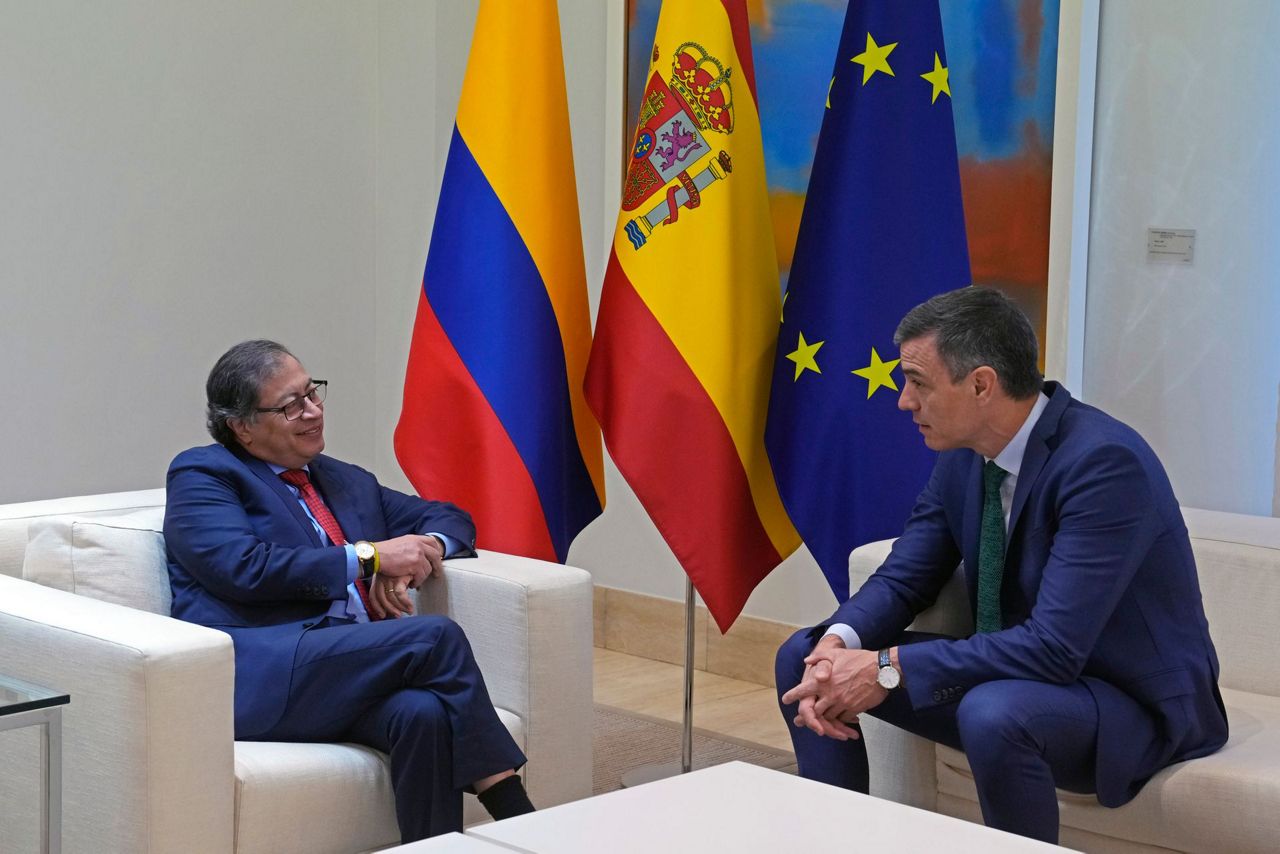 Spain expresses backing for Colombia peace plan