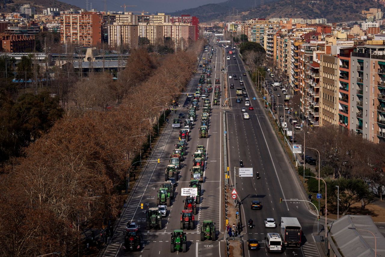 Thousands of Spanish farmers stage a second day of tractor protests ...