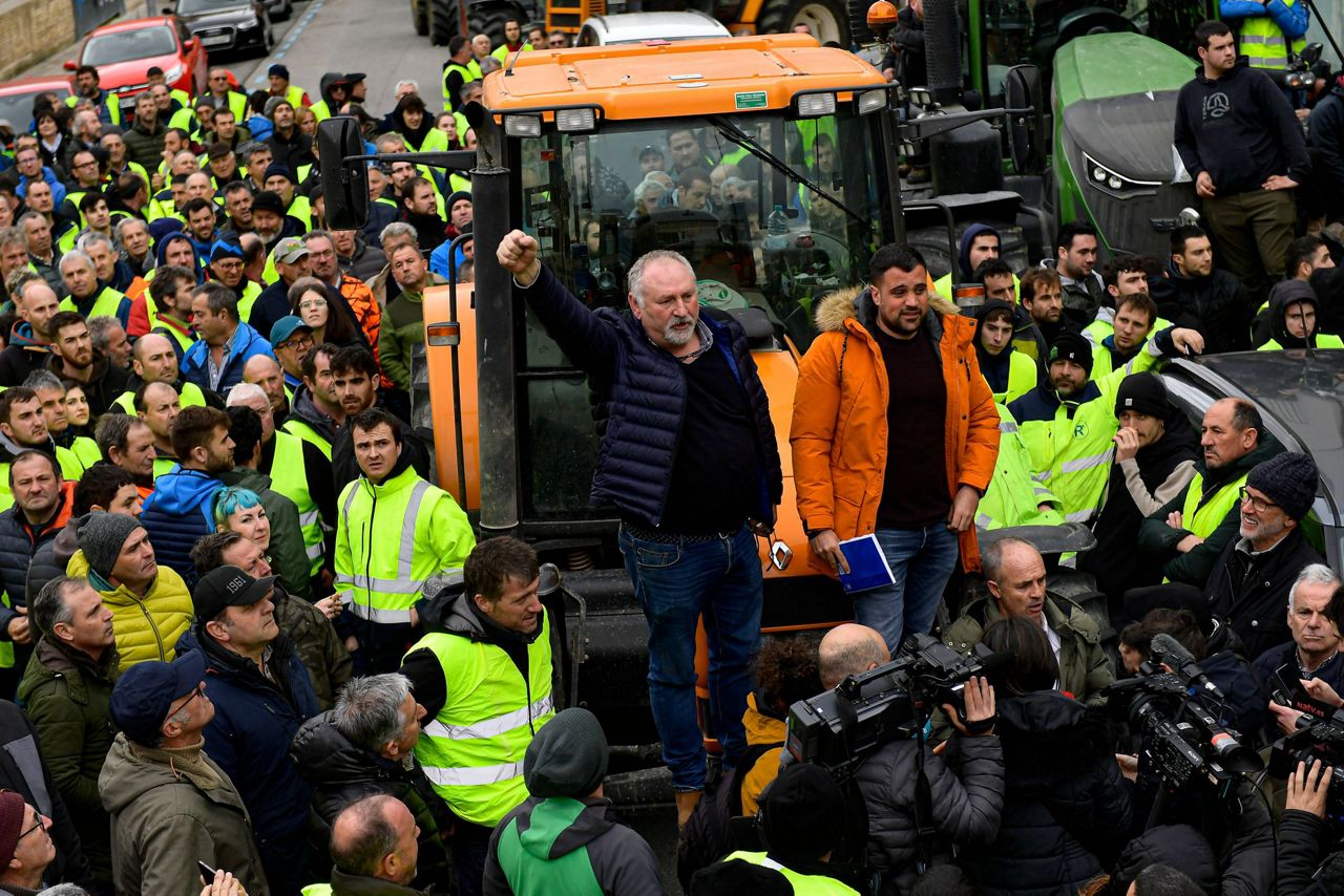 Farmers in Spain and Poland stage tractor protests over European Union ...