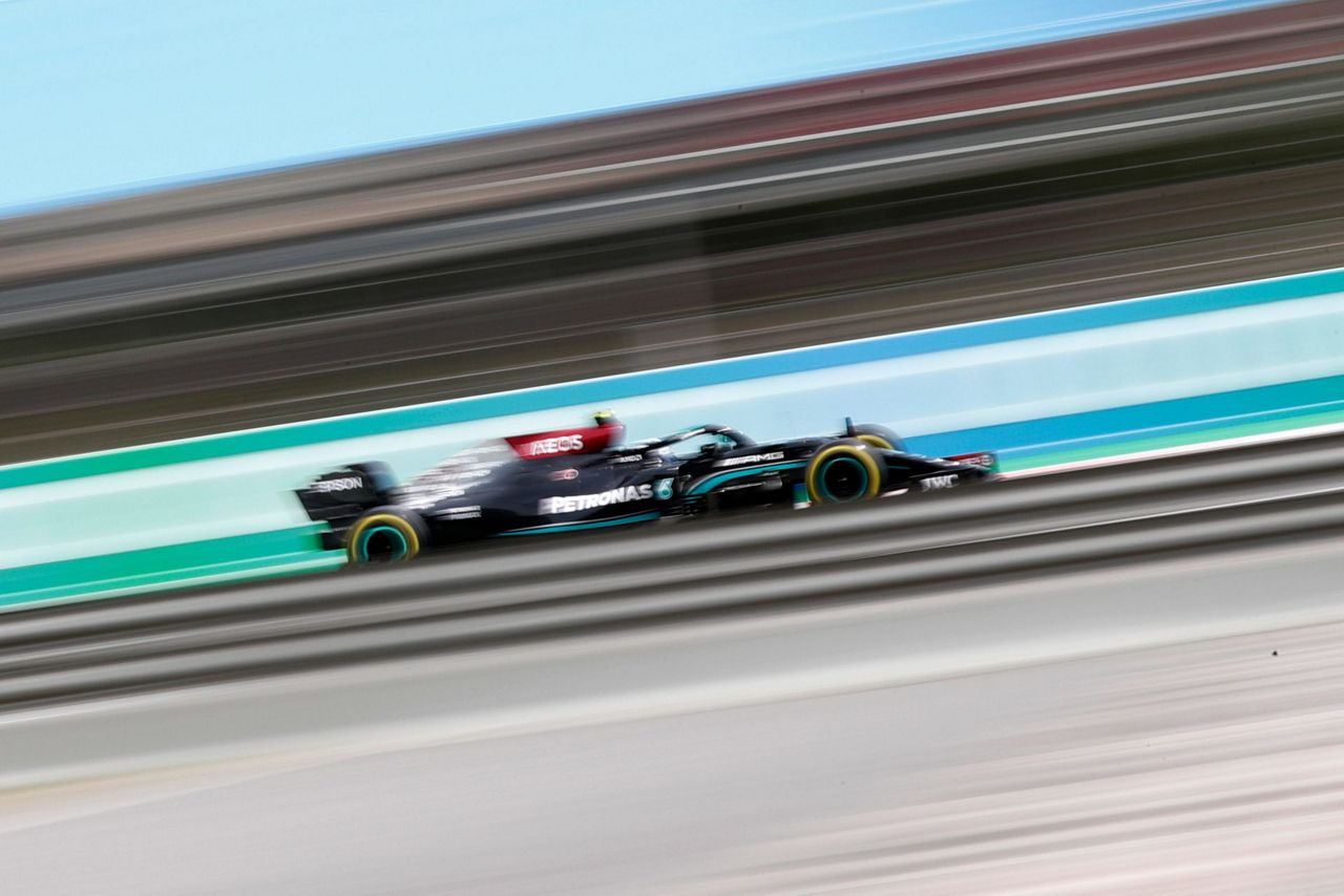 Hamilton wins Spanish GP ahead of Verstappen