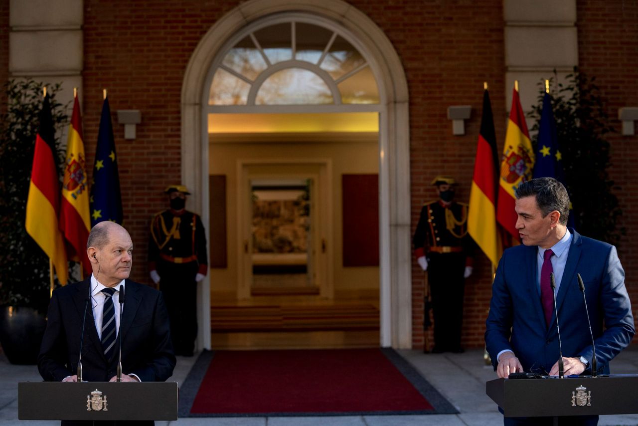 Leaders of Germany, Spain meet to align progressive agendas