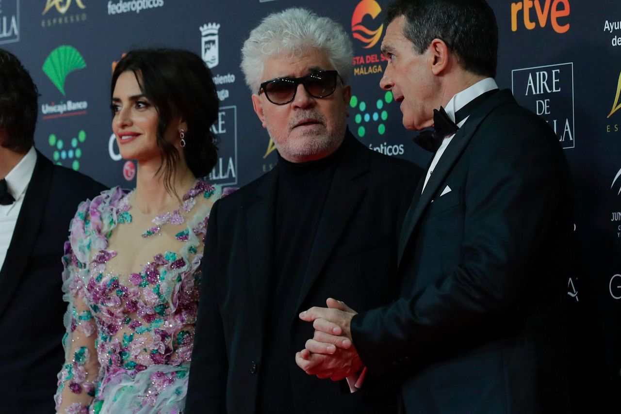 Almodóvar, Banderas triumph with “Pain and Glory” at Goyas