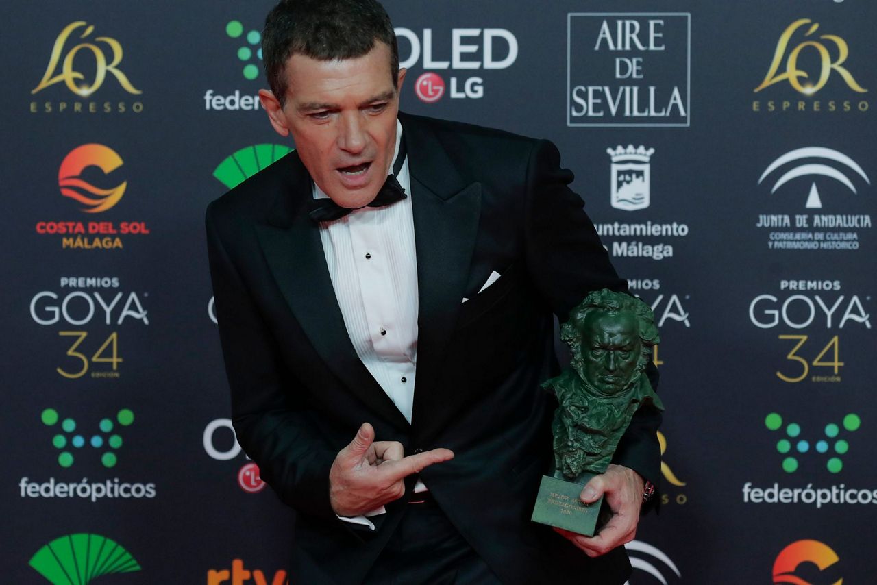 Almodóvar, Banderas triumph with “Pain and Glory” at Goyas