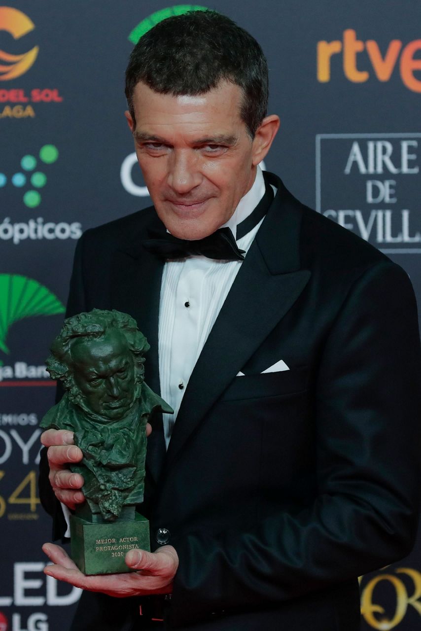 Almodóvar, Banderas triumph with “Pain and Glory” at Goyas