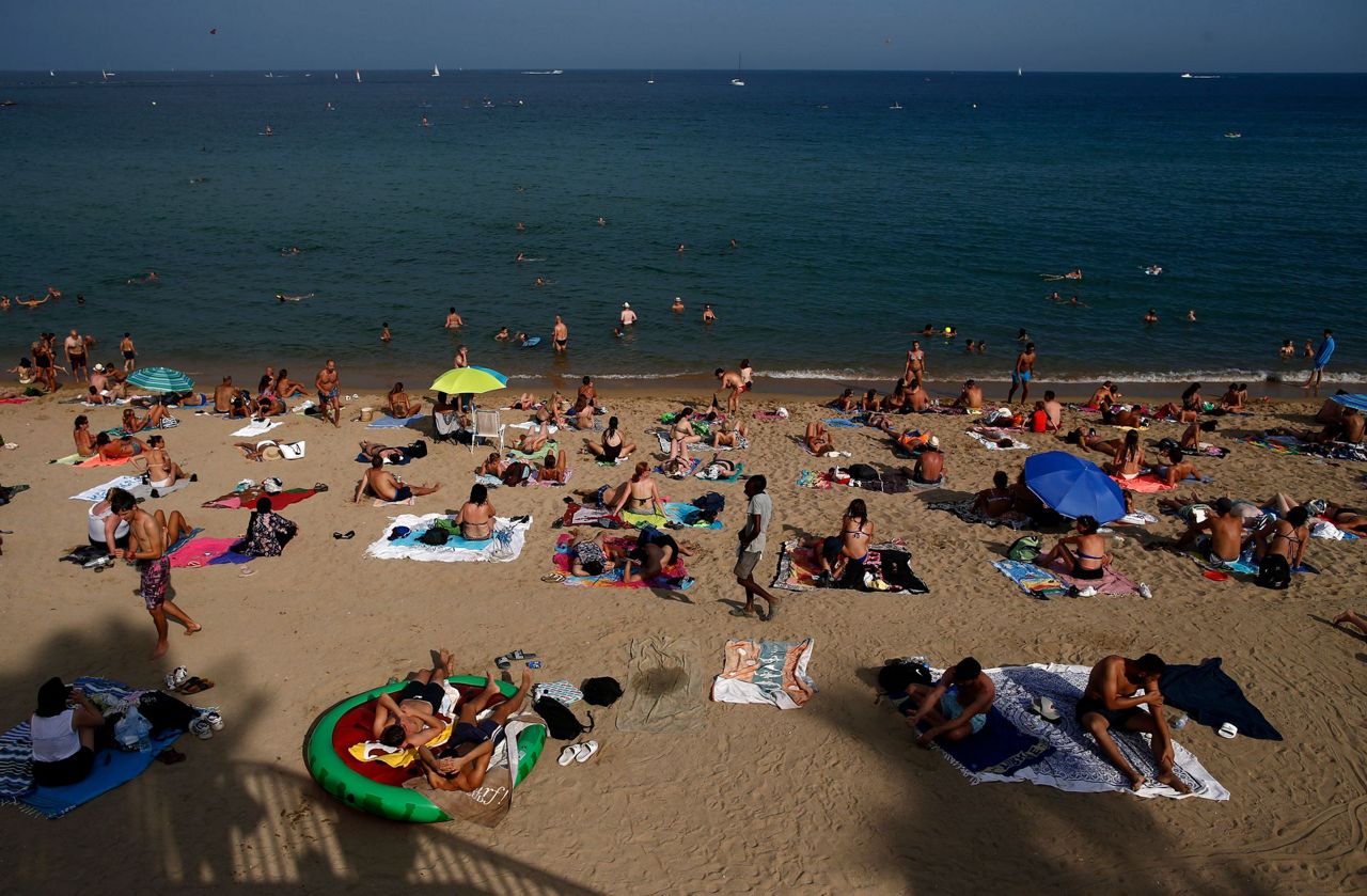 Heatwave hits Iberian peninsula, bringing health warnings