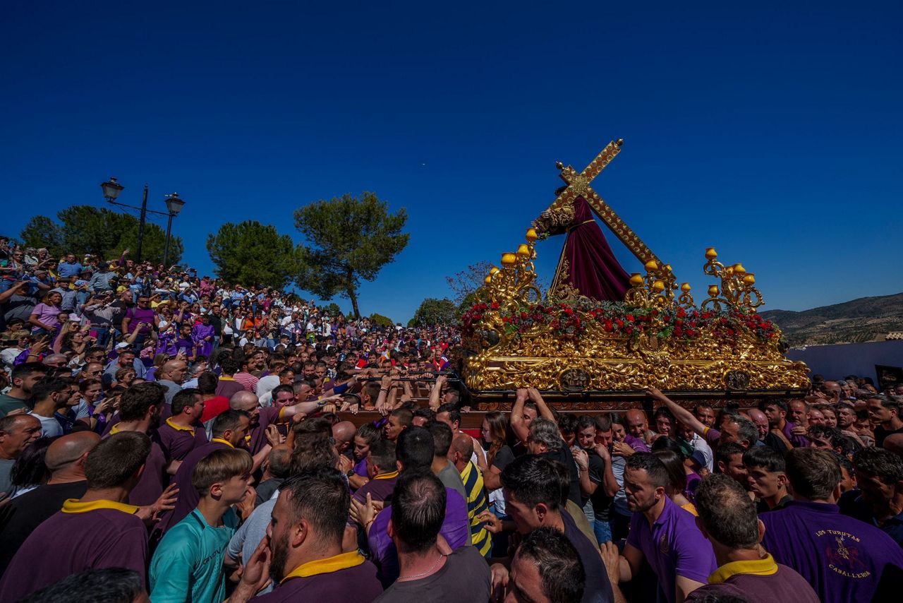 AP PHOTOS: Joyous Holy Week celebrations around the world