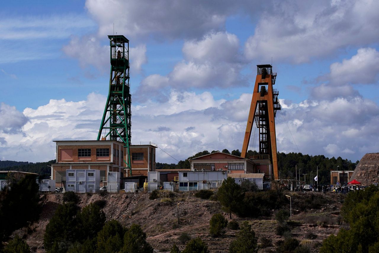 Mine collapse in northeastern Spain leaves 3 workers trapped