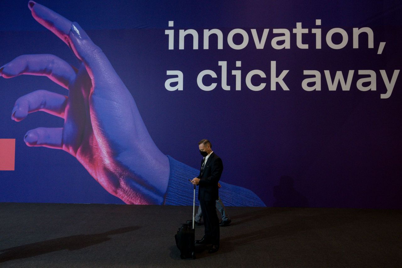 Mobile World Congress tech fair, pandemic version, kicks off