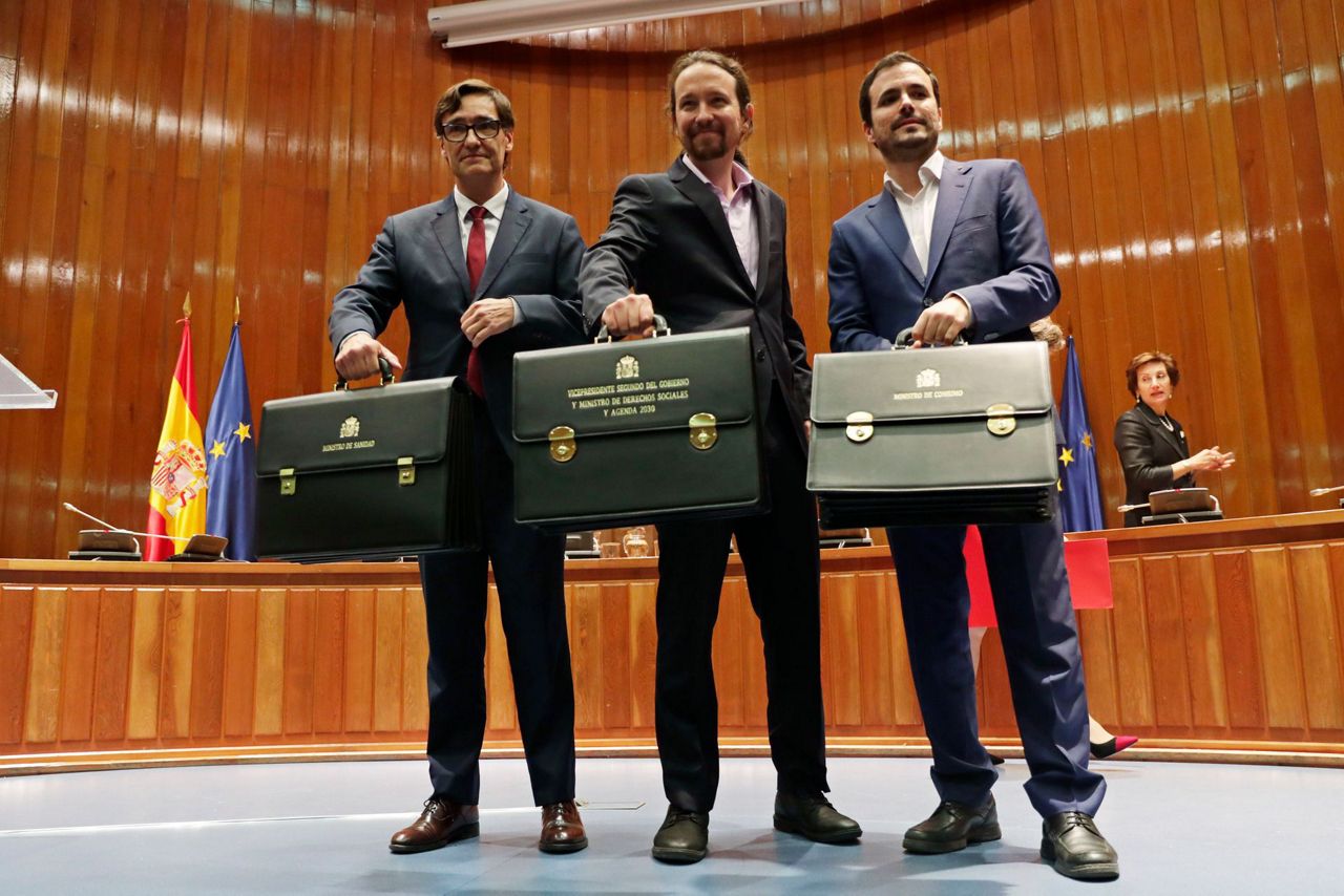 Spain: New left-wing coalition Cabinet members take oaths