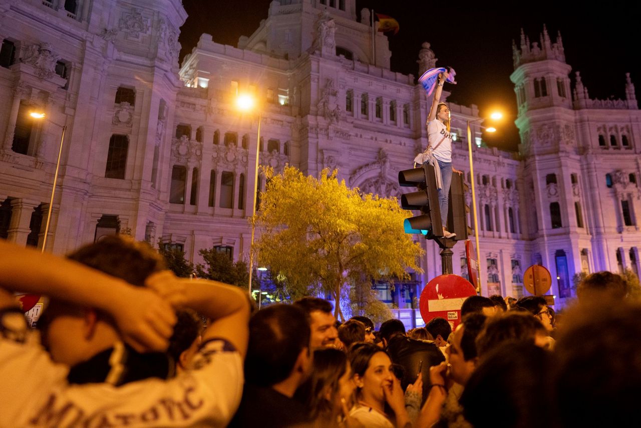 Real Madrid celebrates another Champions League title with its fans on ...