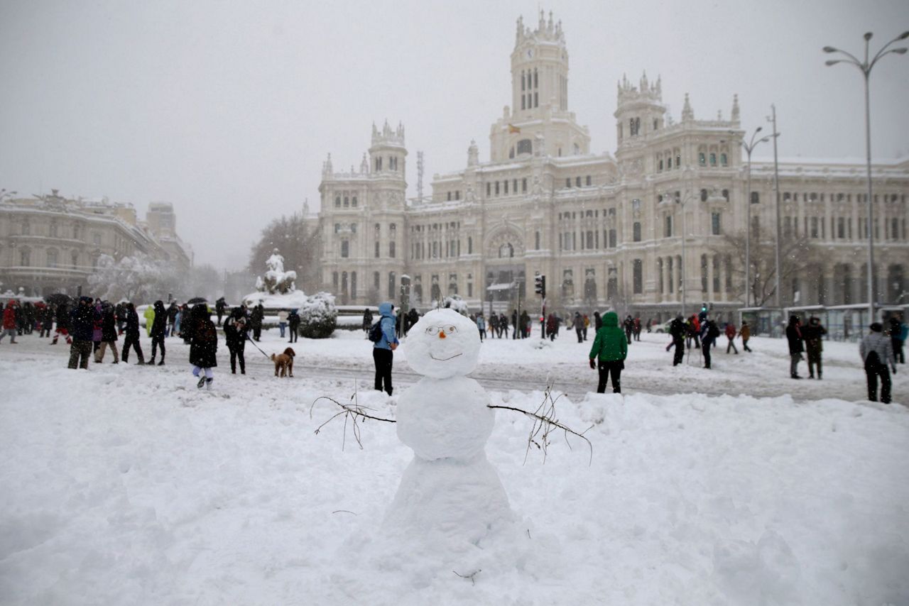 Blizzard covers Spain in white, brings Madrid to standstill