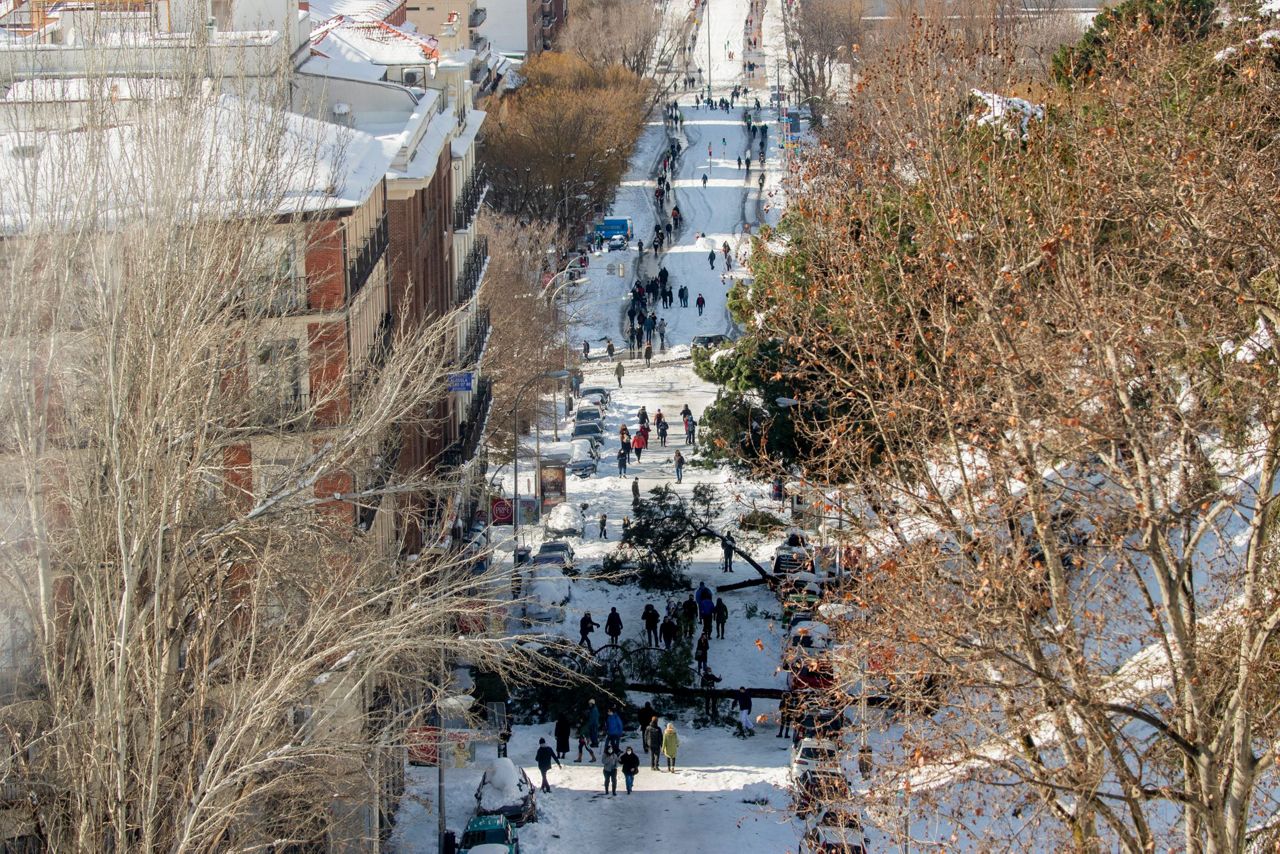 Spain shovels out of snowdrifts left by Storm Filomena