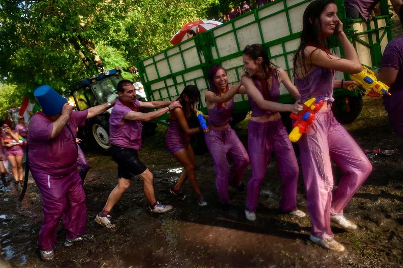 AP PHOTOS: Spanish town hosts annual wine battle