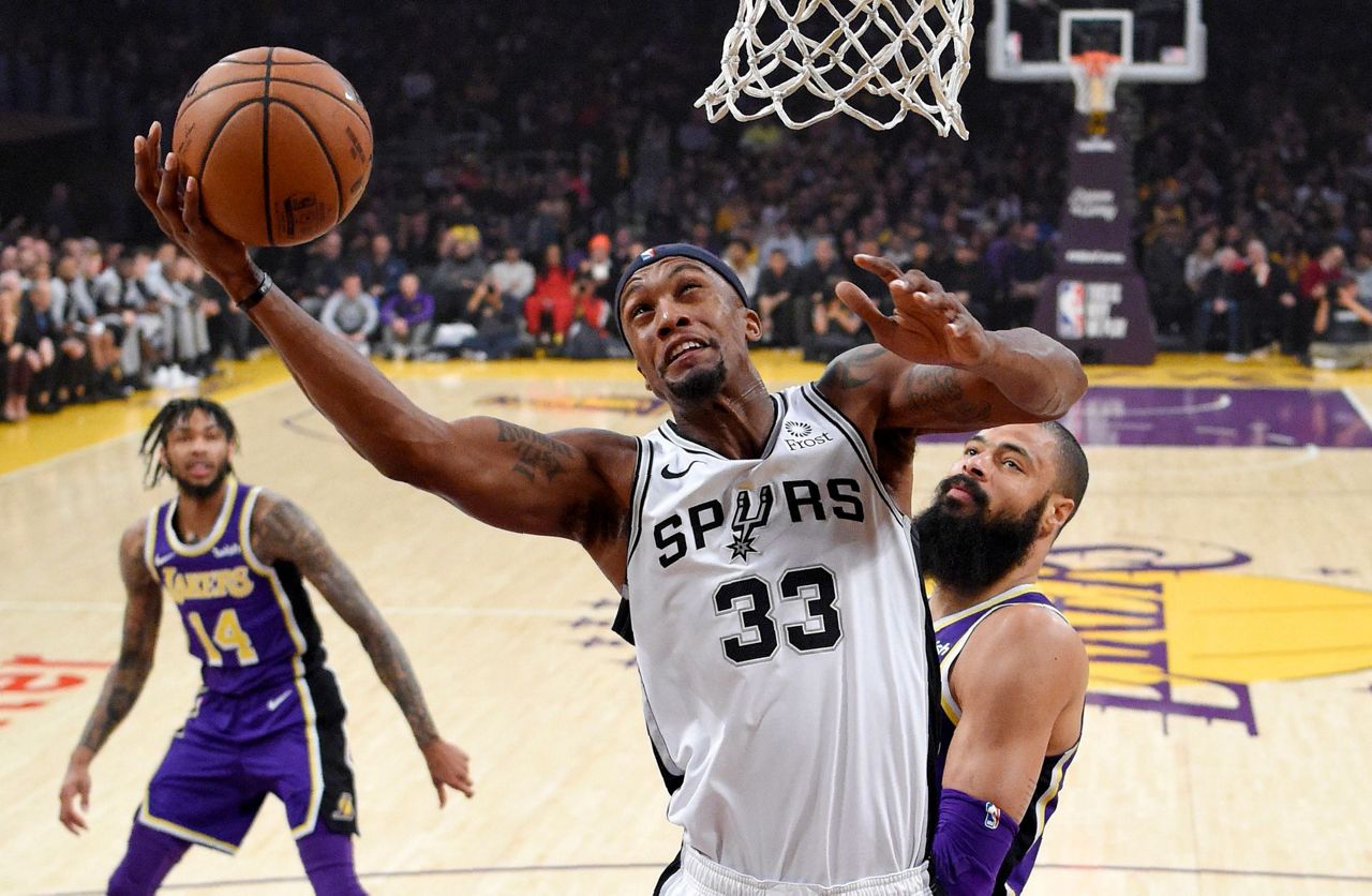 LeBron scores 42 as Lakers surge past Spurs late, 121-113