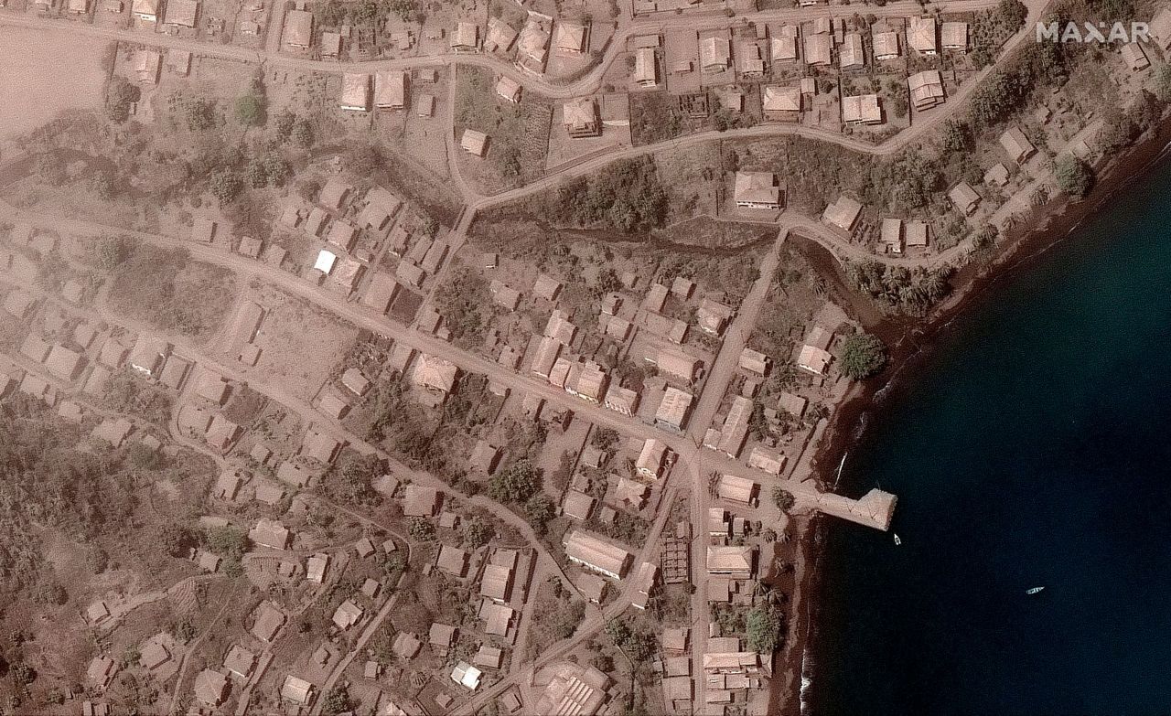 St. Vincent seeks water, funds as volcano keeps erupting