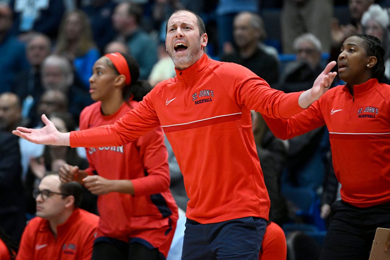 Patterson, Bailey lead St. John's to upset of No. 4 UConn