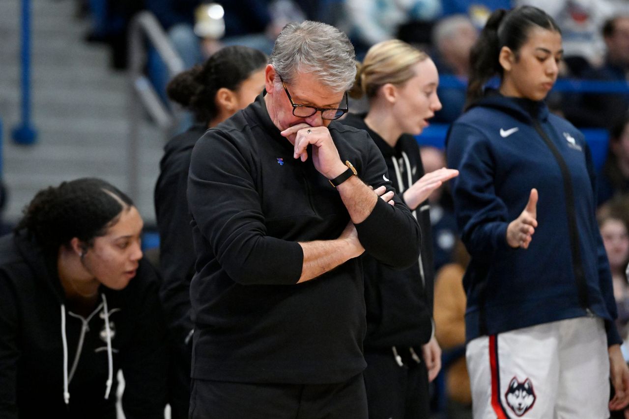 Patterson, Bailey lead St. John's to upset of No. 4 UConn