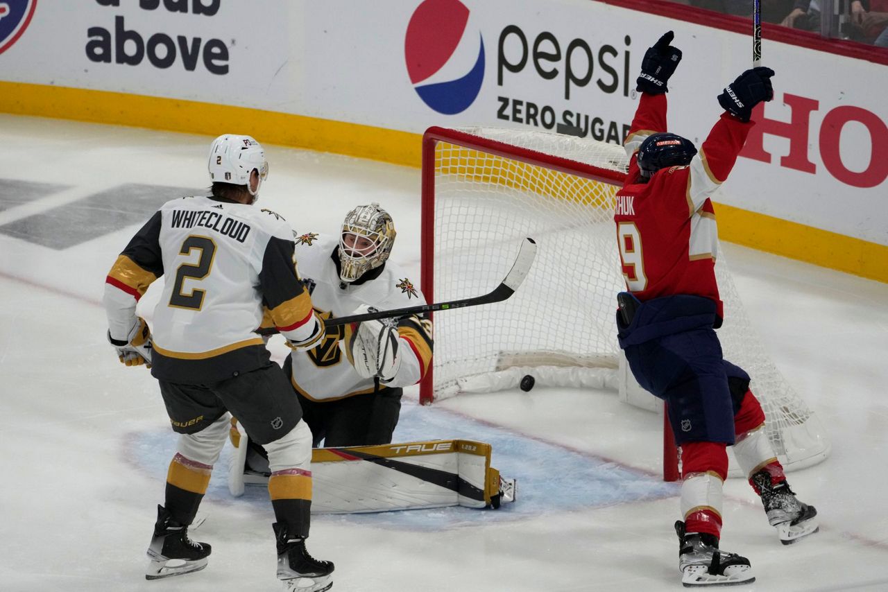 Panthers' Matthew Tkachuk leaves Stanley Cup Final Game 3 after big hit