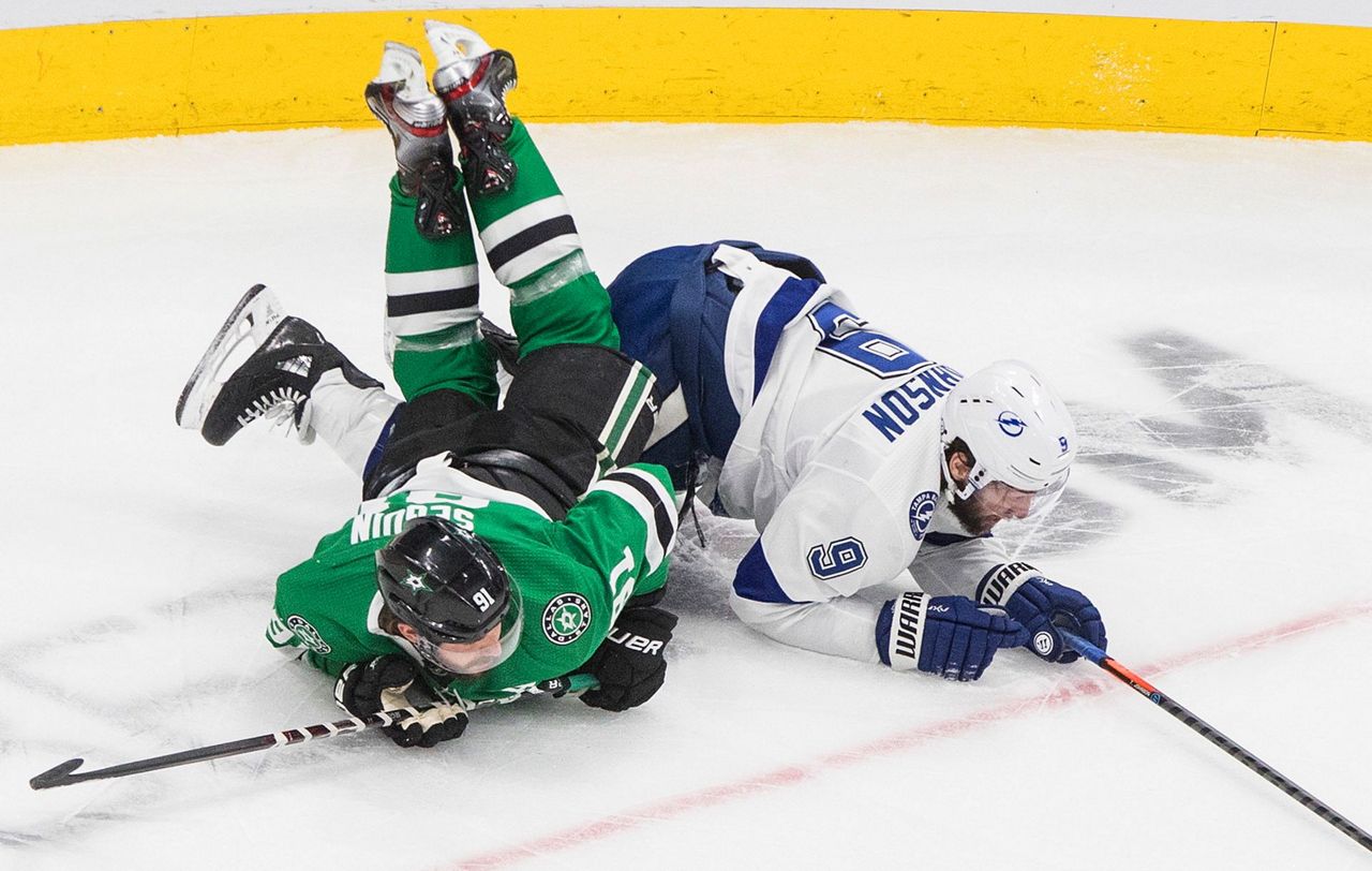 Stars lead Lightning 2-1 after one in Cup Final Game 4
