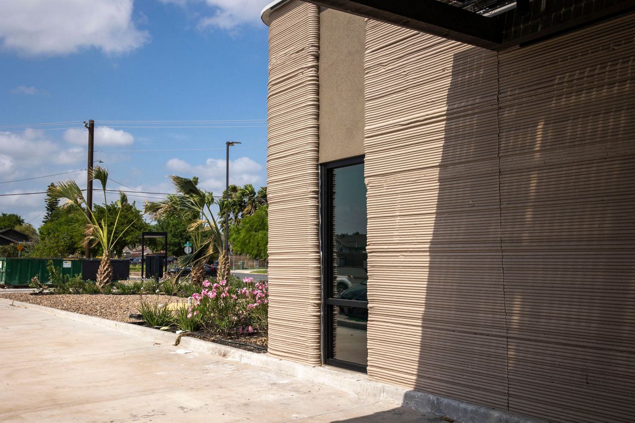 Starbucks' new drive-thru in Texas is the coffee giant's first 3D ...