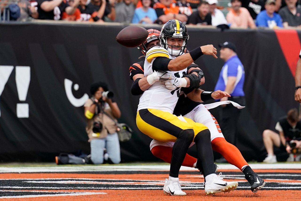 Steelers get late FG in OT after Watt injured vs Bengals