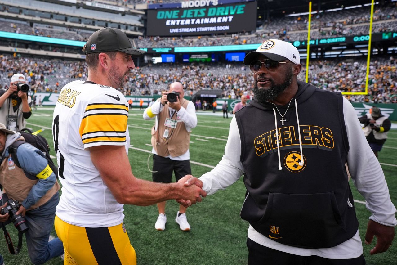 Aaron Rodgers showed he has plenty left to help the Steelers