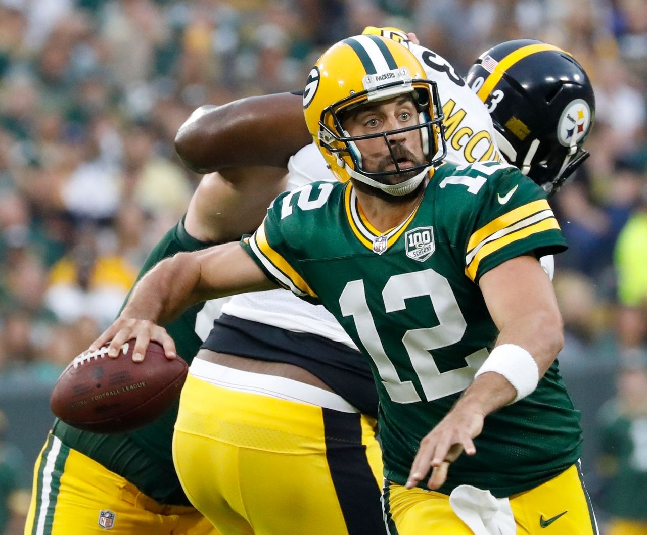 Aaron Rodgers throws TD pass, Packers top Steelers 51-34