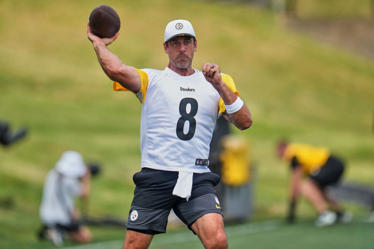 Jets' Garrett Wilson says he learned a lot from Aaron Rodgers, but they ...