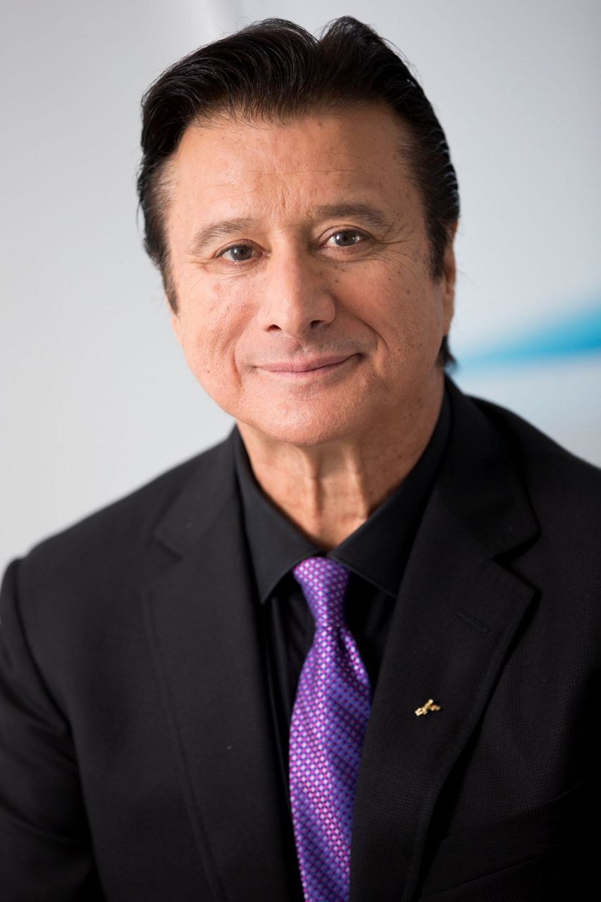 A broken heart reignites Steve Perry's love for music