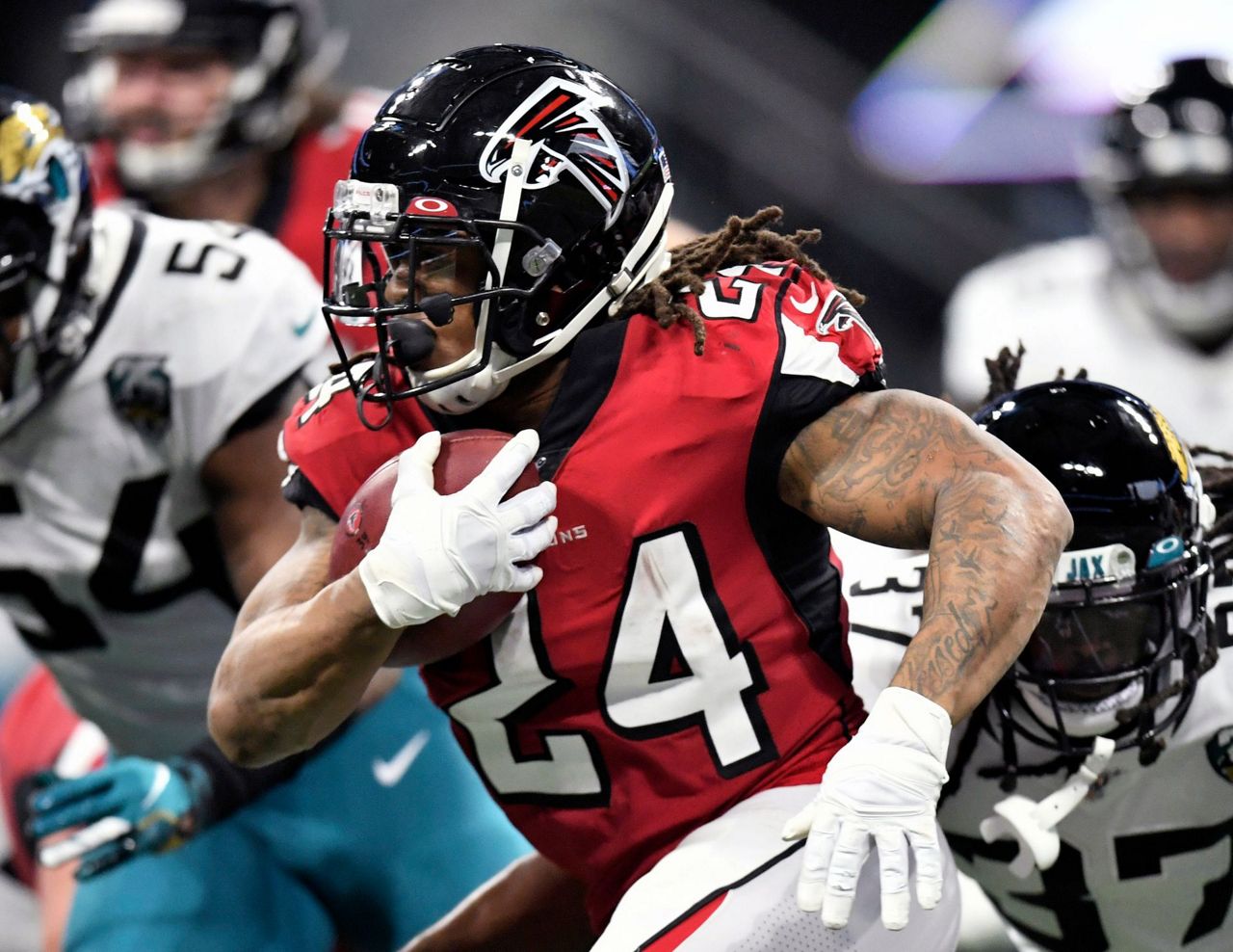 Freeman, Miller, Thomas among big NFL names still unsigned