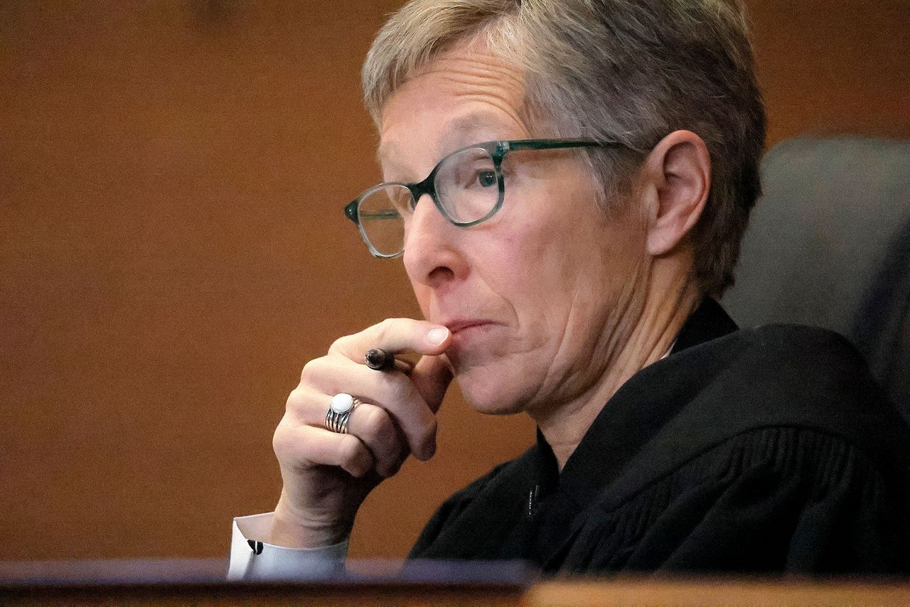 Officer and utility worker killed in hit-and-run crash; suspect also ...